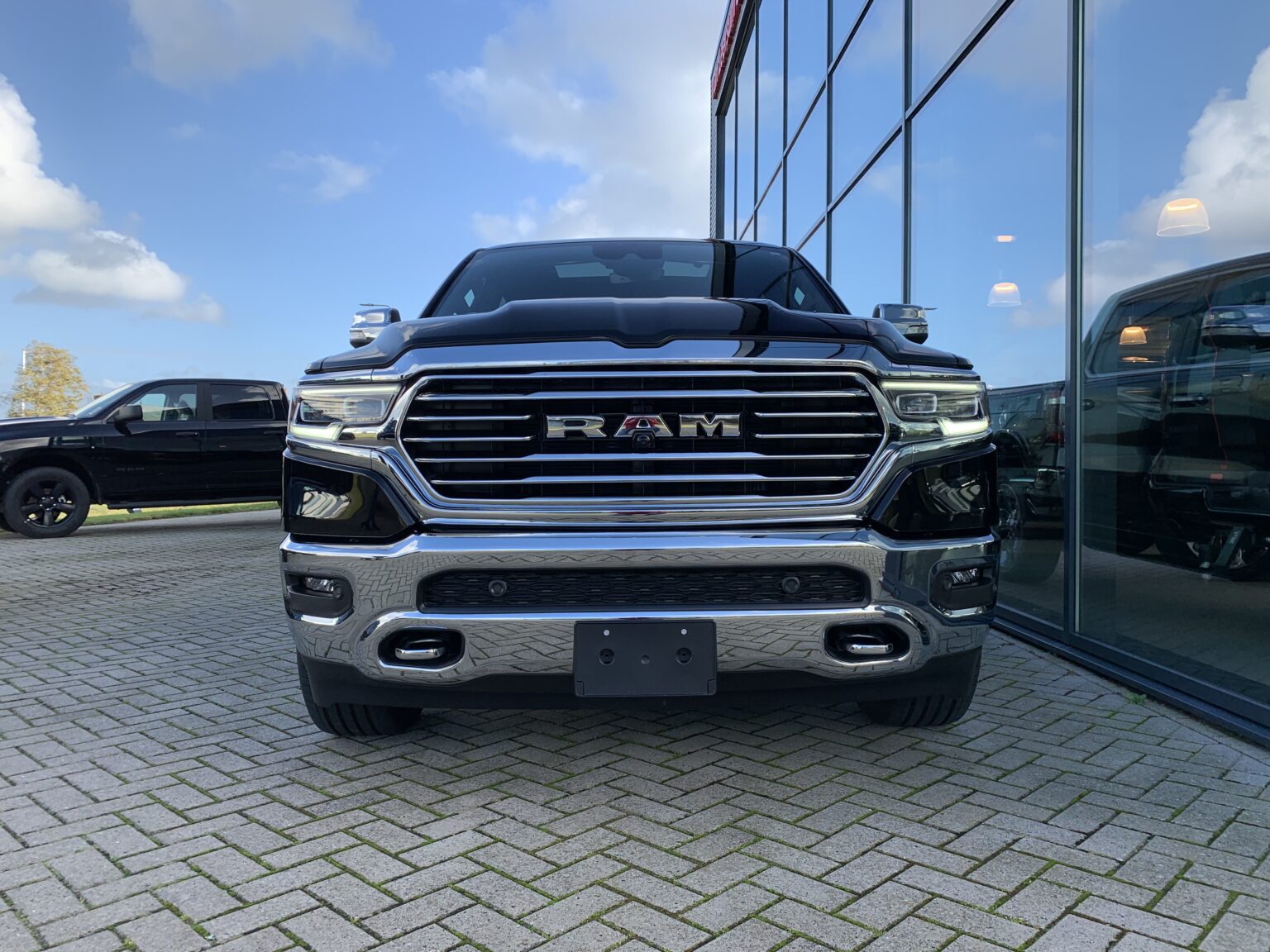 Dodge RAM 1500 Limited Longhorn Kopen? | 5.7L HEMI | Nieuw